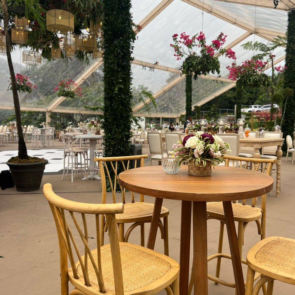 MESA DE BAR EN MADERA NATURAL MARIMAR 34X42″ – Eventos Del Cibao